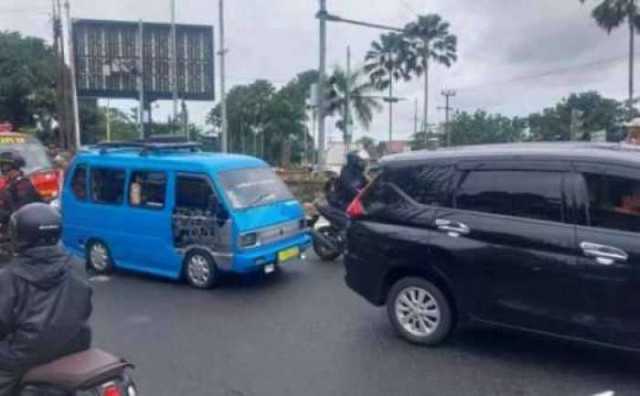 Uang Sopir Angkot Puncak Dipotong Oknum, Dedi Mulyadi akan Ganti ...